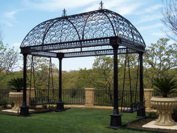 La pergola en fer forgé est une décoration fonctionnelle pour vos ...