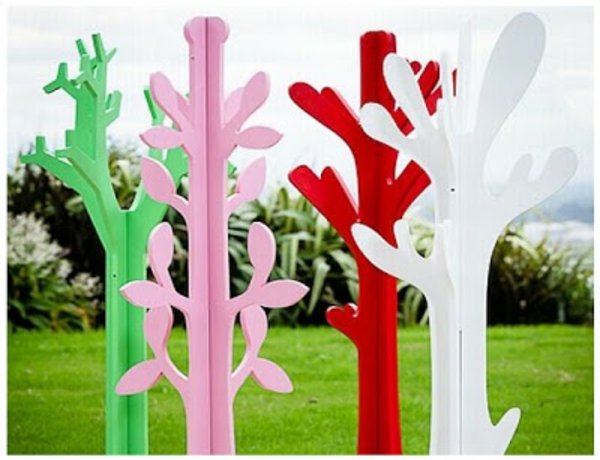 Le porte manteau arbre ajoute une touche déco à votre intérieur ...