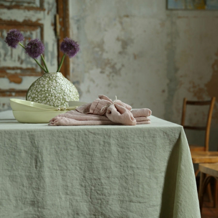 La nappe en lin - un détail stylé à la déco - Archzine.fr