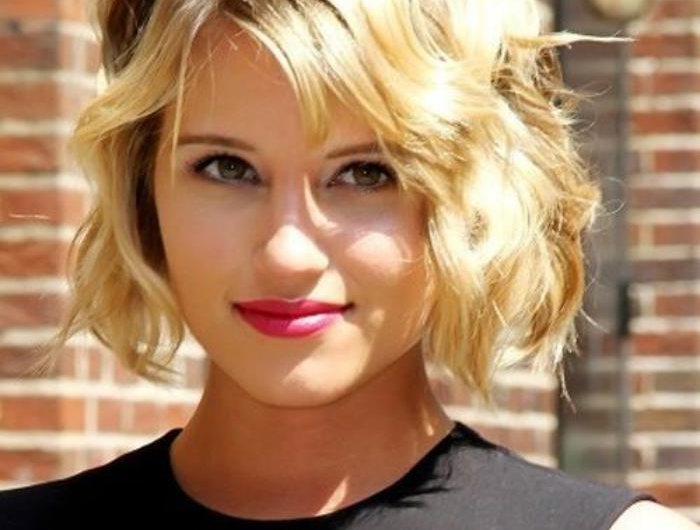 Soyez belles avec la coupe carré plongeant. Le carré plongeant style long!