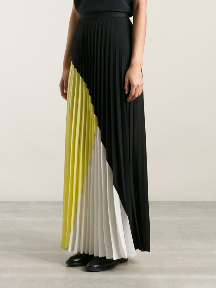 Comment porter la jupe longue plissée? 80 idées!