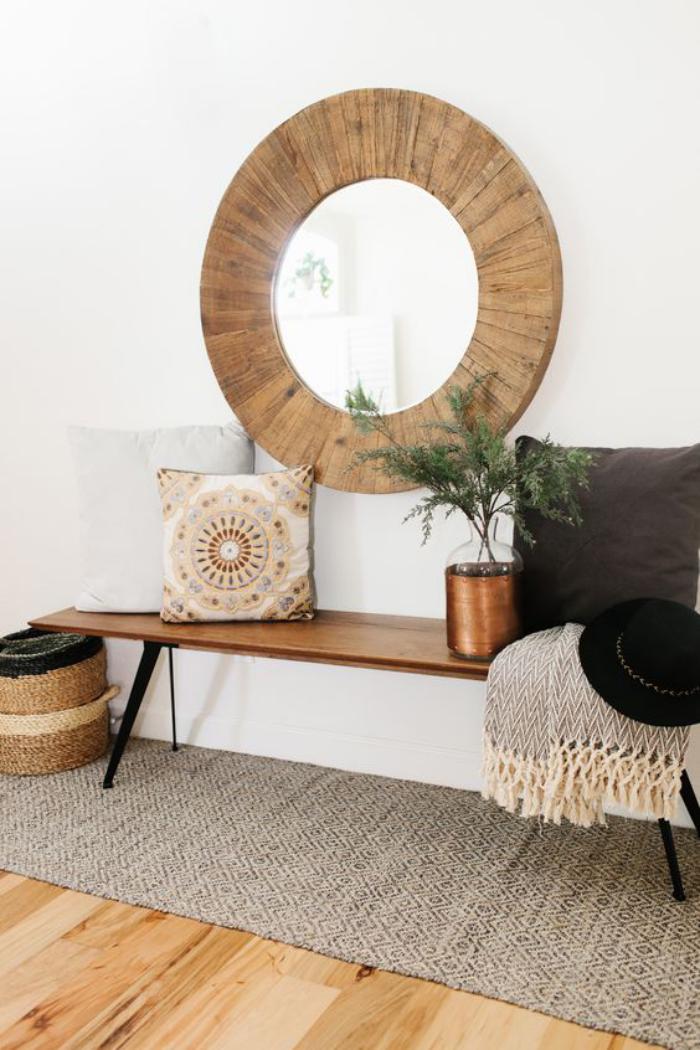 Quel miroir d' entrée choisir pour son intérieur - jolies idées en photos?