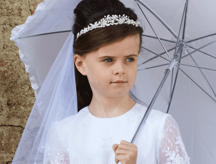 Coiffure de Communion : Le Guide Complet (et sans stress) pour un Jour ...