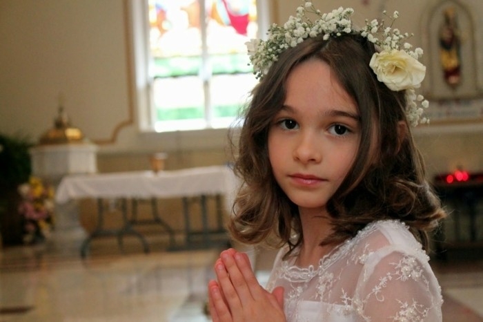 Coiffure de Communion : Le Guide Complet (et sans stress) pour un Jour ...