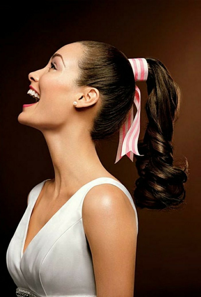 Milles idées coiffures faciles à faire vous-mêmes à moins de 5 minutes!