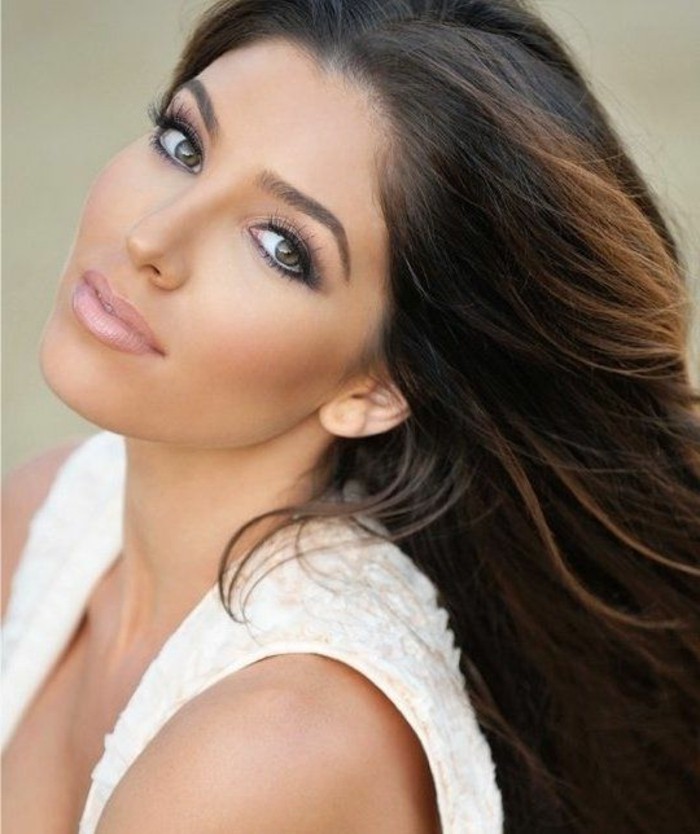 Les cheveux chatain – quelle nuance choisir et pourquoi