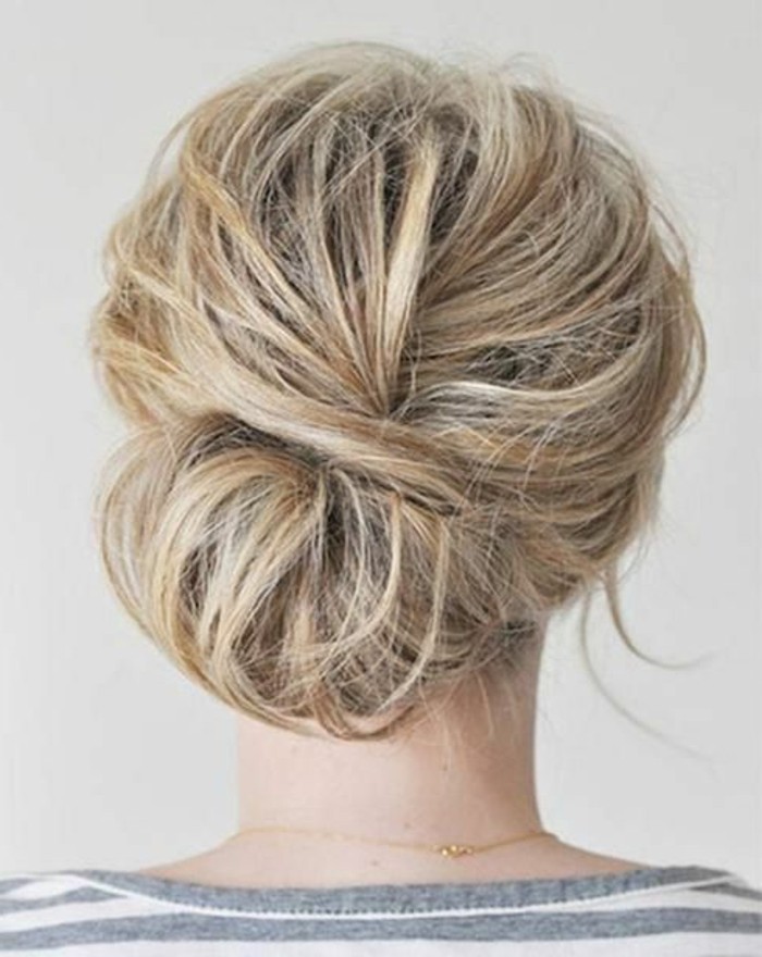 Le Chignon Bas Parfait : Les Vraies Astuces de Pro pour le Réussir ...