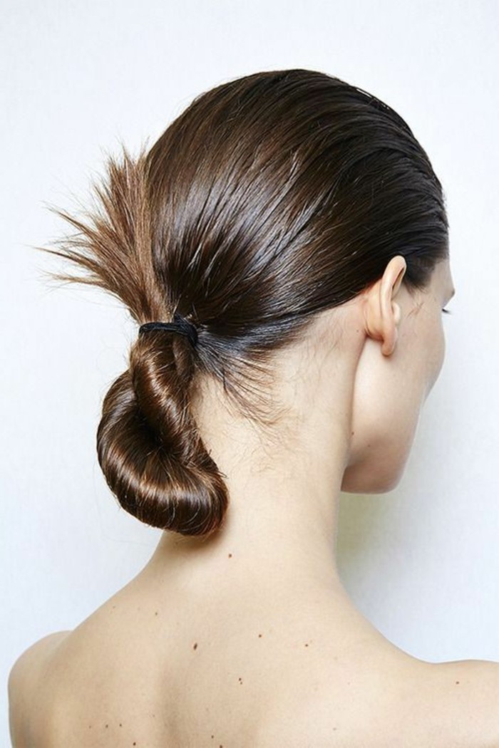 Le Chignon Bas Parfait : Les Vraies Astuces de Pro pour le Réussir ...