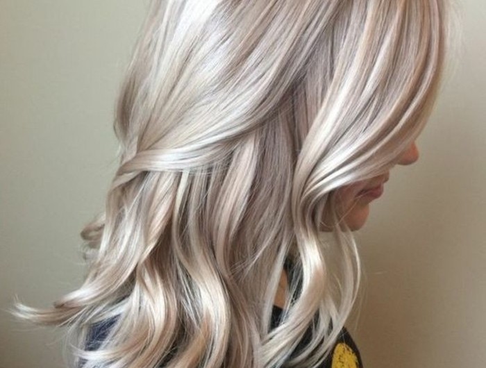 Blond Cendré : Le Guide VRAI pour une Couleur Parfaite (et qui le Reste !)