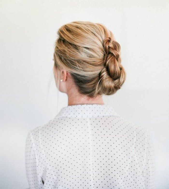 Comment faire un chignon banane – la coiffure phare en 64 looks