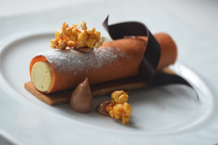 Comment présenter un dessert individuel dans l’assiette