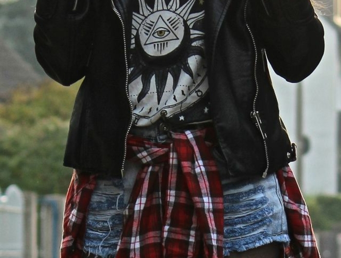 Le Style Rock au Féminin : Le Guide Ultime pour un Look qui a de l’Âme