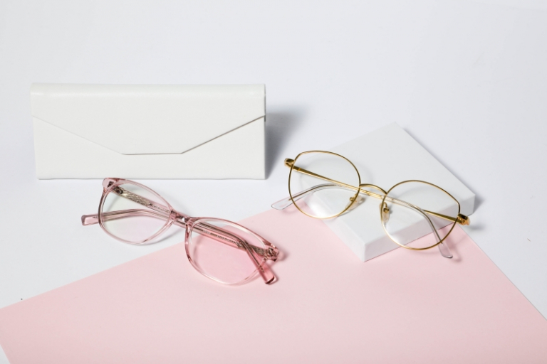 Comment choisir ses lunettes selon les types de visages et les tendances