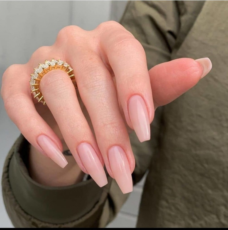 Ongle en gel été 2021 - les meilleures tendances de la saison estivale