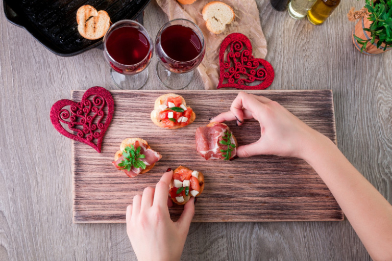Apéro de Saint-Valentin : plusieurs recettes festives et pleines de ...