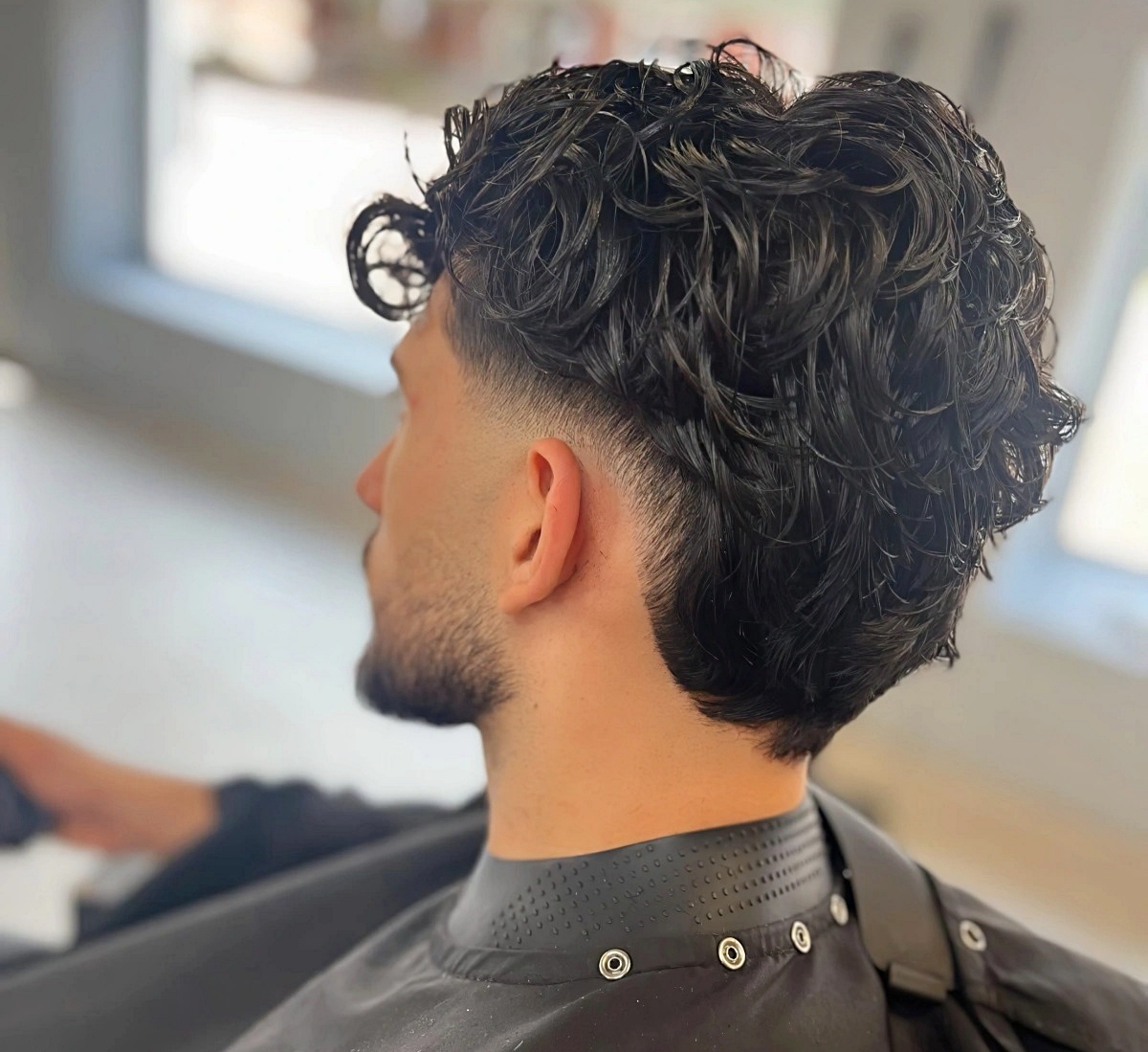 Coupe homme burst fade : le dégradé moderne qui fait tourner les têtes ...