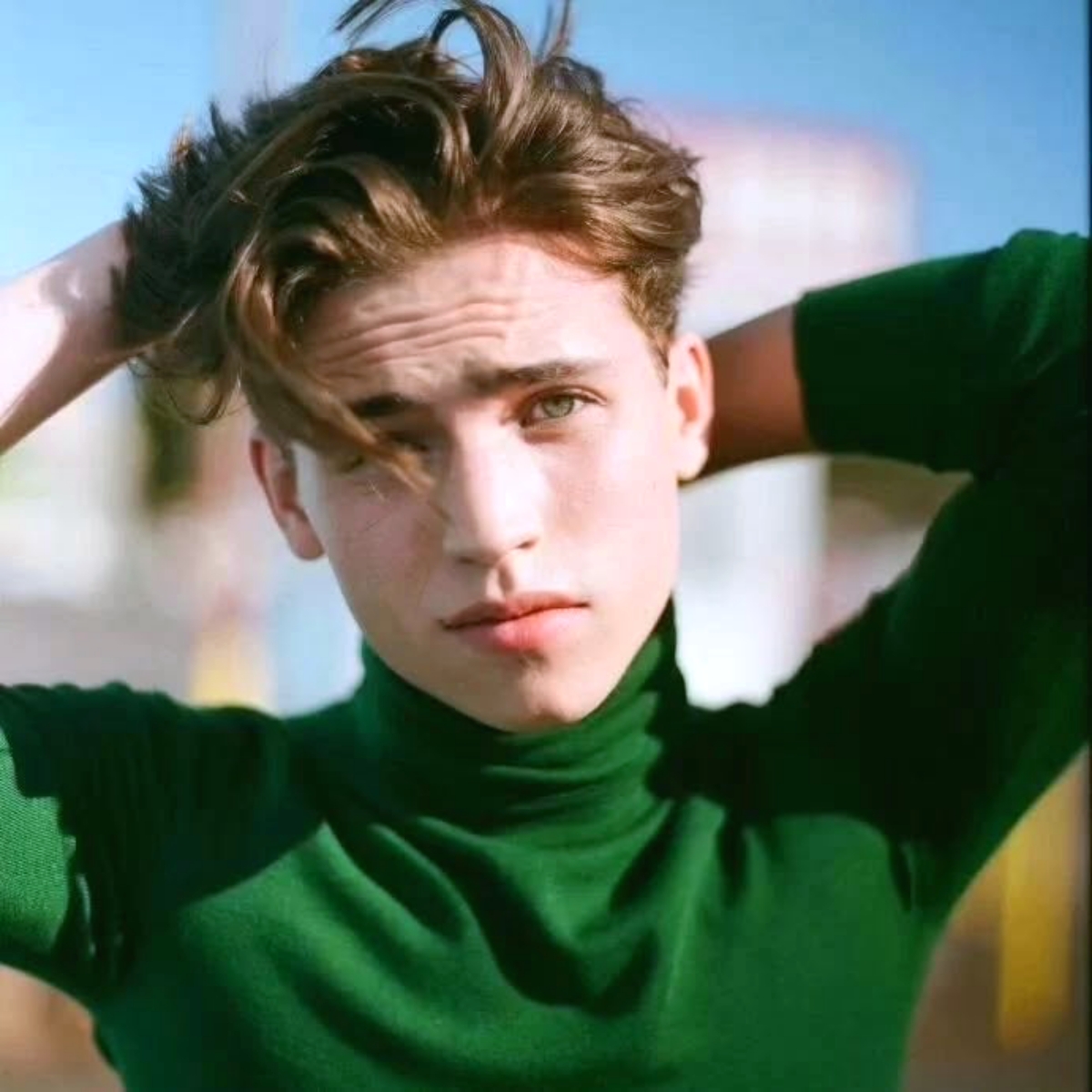 Coiffure ado garçon swag : les 7 coupes ultra tendances à adopter en 2025